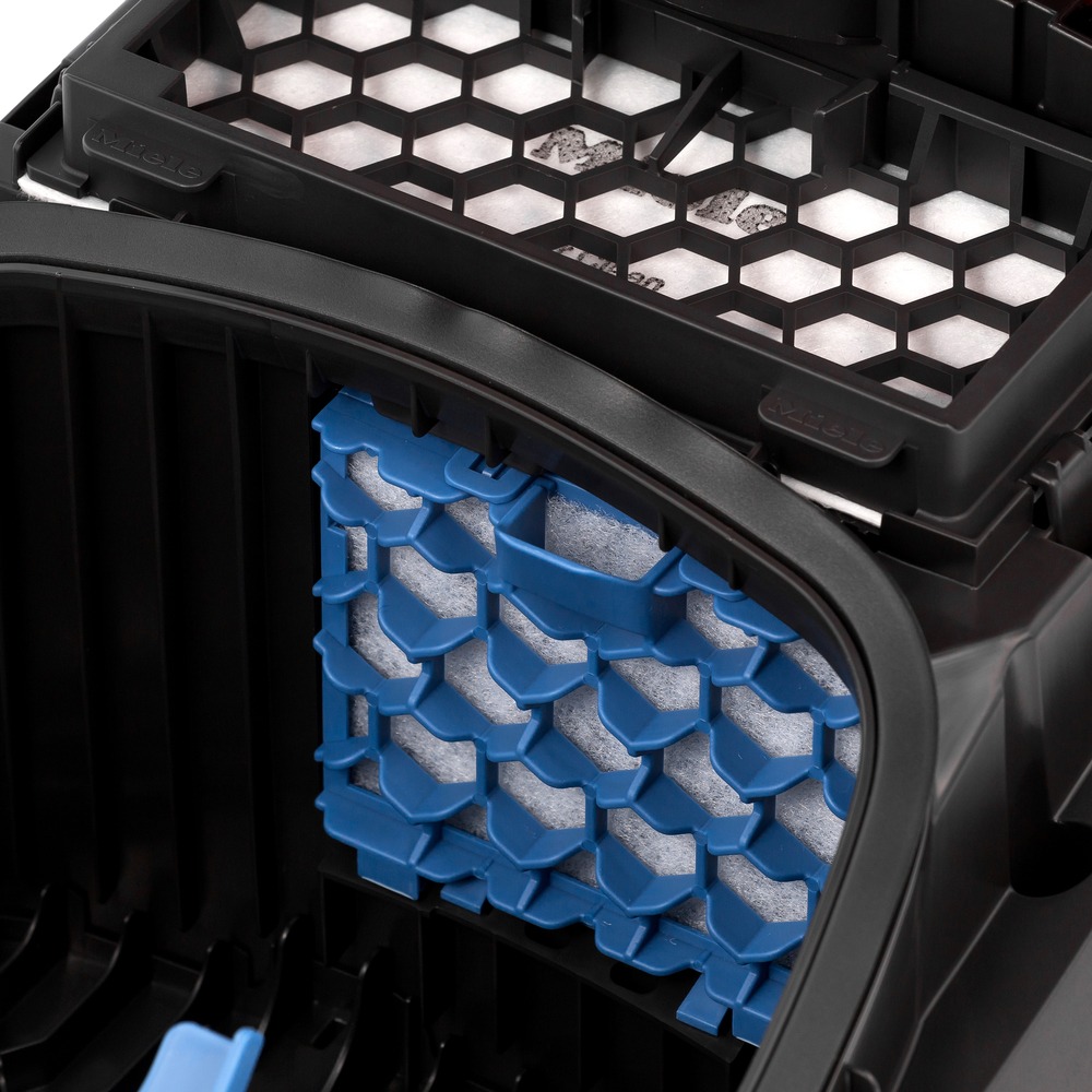 Купить Пылесос Miele SBCD3 Classic C1 Allergy манговый красный в Москве