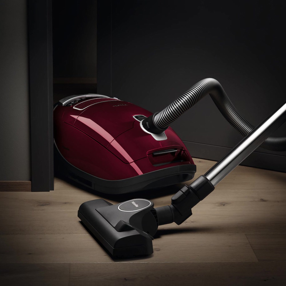 Купить Пылесос Miele SGDF3 Complete C3 Active красный в Москве
